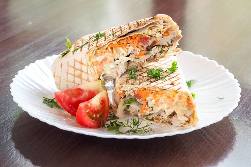 新鲜的Shawarma高清图片下载-正版图片505372278-摄图网