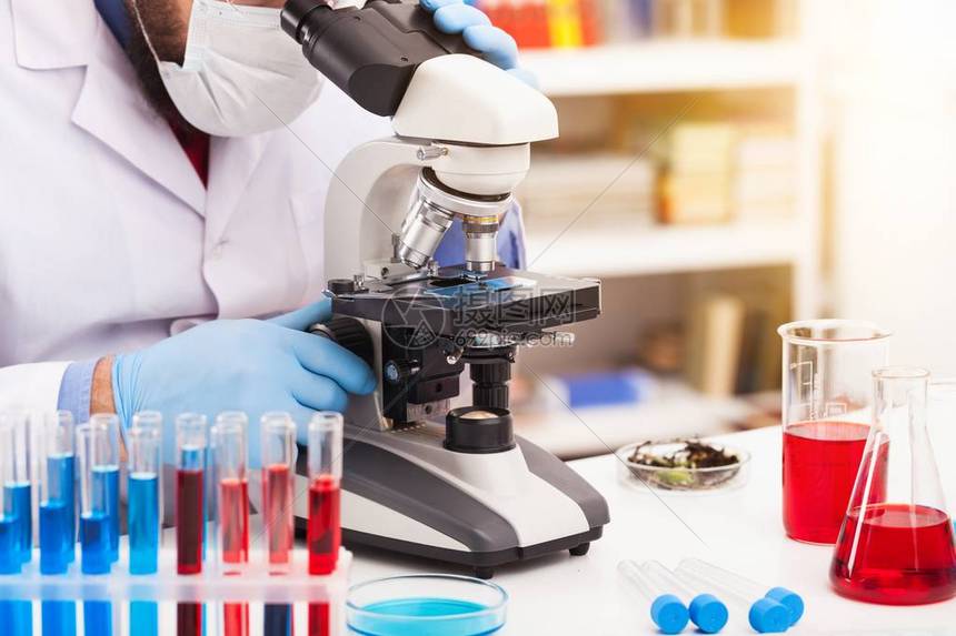 人在实验室显微镜显微镜实验室实验室高清图片下载-正版图片505390075-摄图网