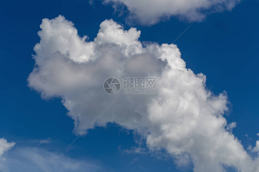 蓝天白云高清图片下载-正版图片505397775-摄图网