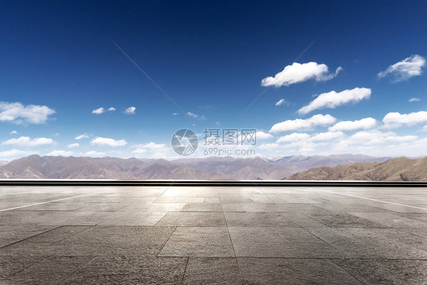 空旷的地面与蓝天高清图片下载-正版图片505423790-摄图网
