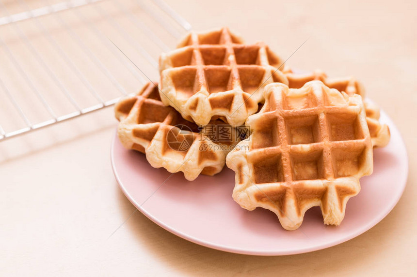 在家自制烤华夫饼高清图片下载-正版图片505433778-摄图网