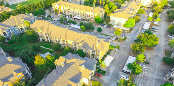 全景鸟瞰美国典型的多层公寓楼高清图片下载-正版图片505436903-摄图网