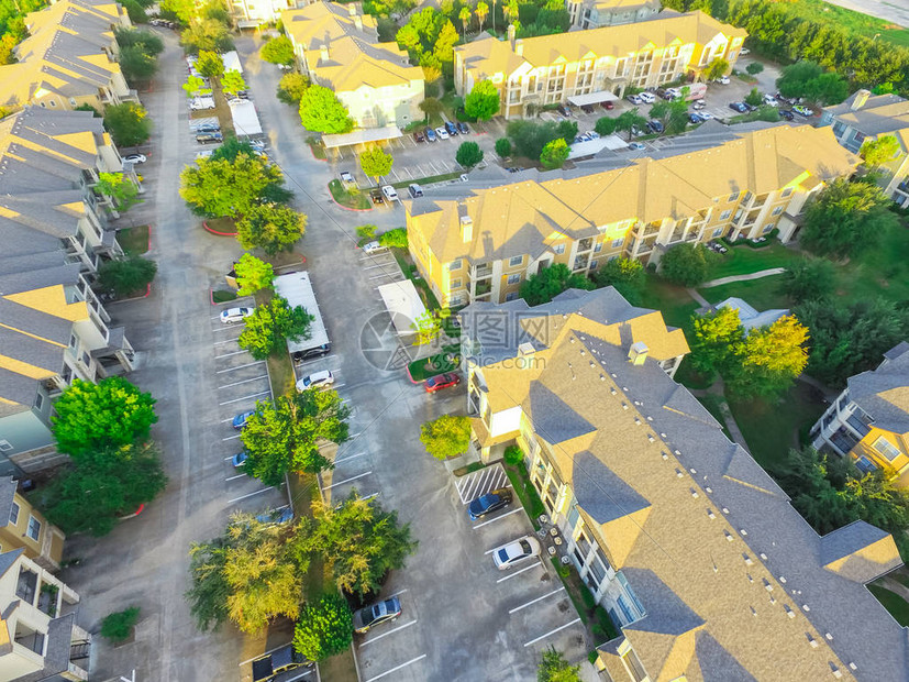 鸟瞰美国典型的多层公寓楼高清图片下载-正版图片505436902-摄图网