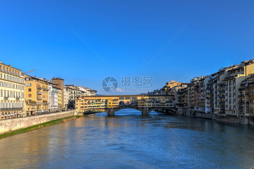 Vecchio是意大利佛罗伦萨阿诺河上一座中世纪的石块封闭式零碎裂形拱桥高清图片下载-正版图片505456226-摄图网