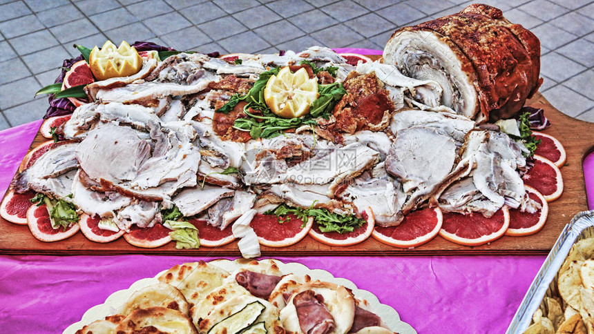 传统意大利波切塔Porchetta高清图片下载-正版图片505459118-摄图网