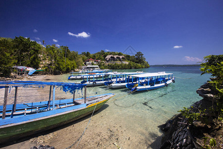 印度尼西亚NusaPenida岛沙滩上的cata高清图片下载-正版图片505529485-摄图网