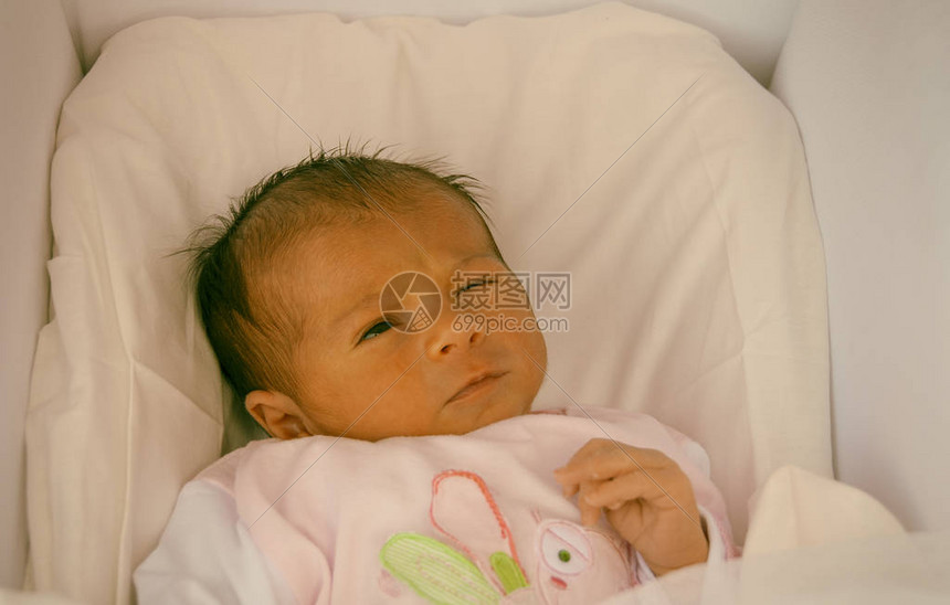 刚出生的婴儿腐高清图片下载-正版图片505607816-摄图网