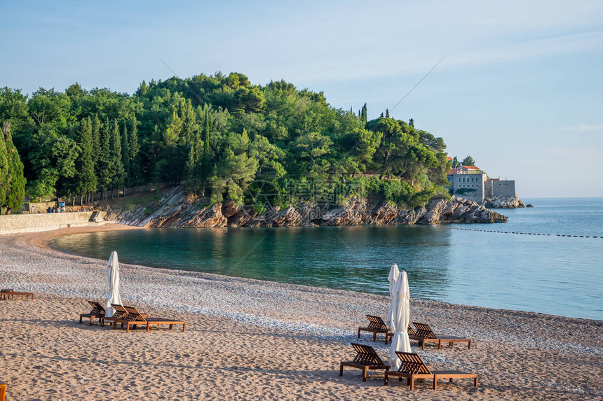 亚得里亚海沿岸风景如画的皇家海滩高清图片下载-正版图片505701961-摄图网