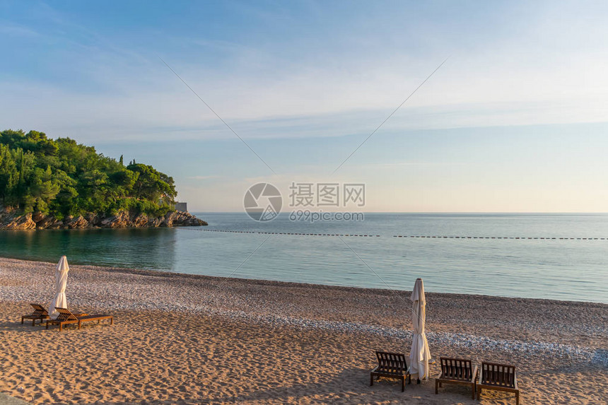 亚得里亚海沿岸风景如画的皇家海滩高清图片下载-正版图片505701965-摄图网