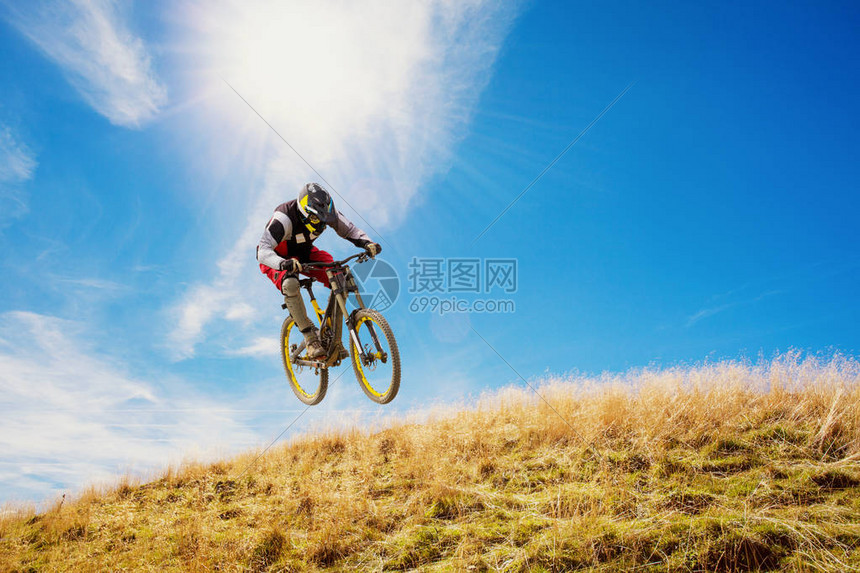 以百万吨mtb高清图片下载-正版图片505727658-摄图网