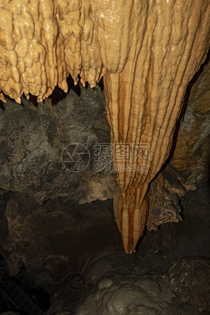 意大利欧洲托斯卡尼山洞穴内有石化物和stalagmi高清图片下载-正版图片505729269-摄图网