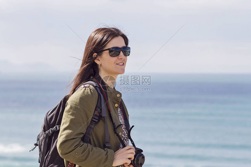 一名年轻妇女独自在Vizca高清图片下载-正版图片505737044-摄图网