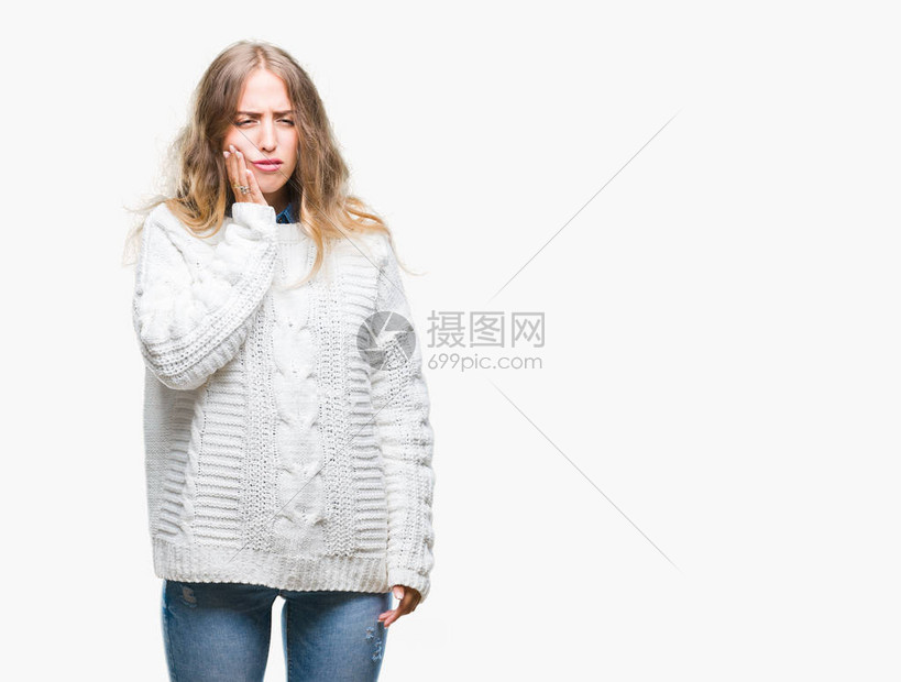 美丽的年轻金发女郎穿着冬季毛衣高清图片下载 正版图片505748186 摄图网
