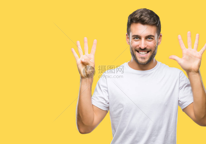 英俊的年轻男子在孤立的背景展示并用手指举起第九指同时微笑自信和快乐高清图片下载 正版图片505767876 摄图网