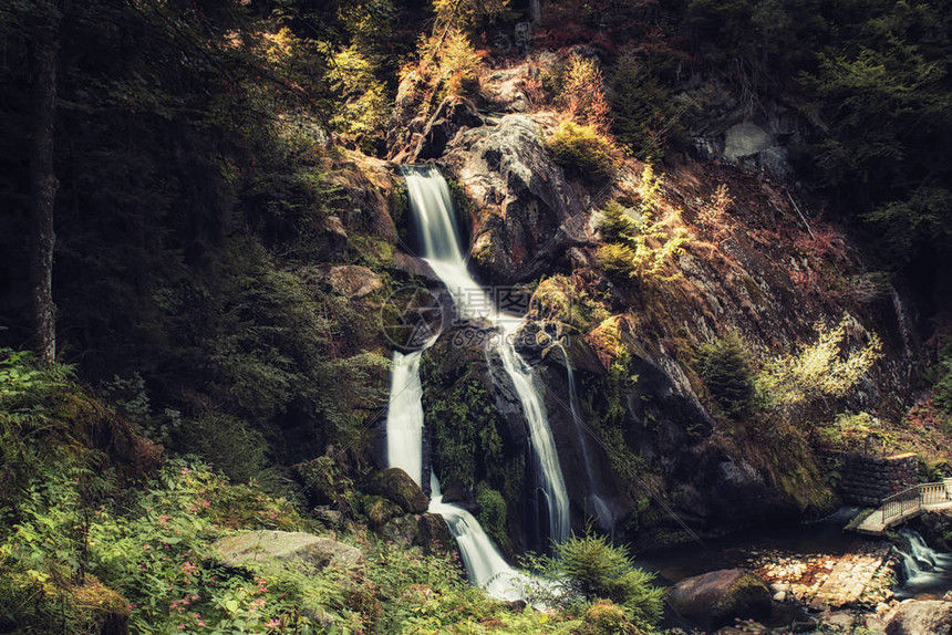 Falls是德国最高的瀑布之一高清图片下载-正版图片505780067-摄图网