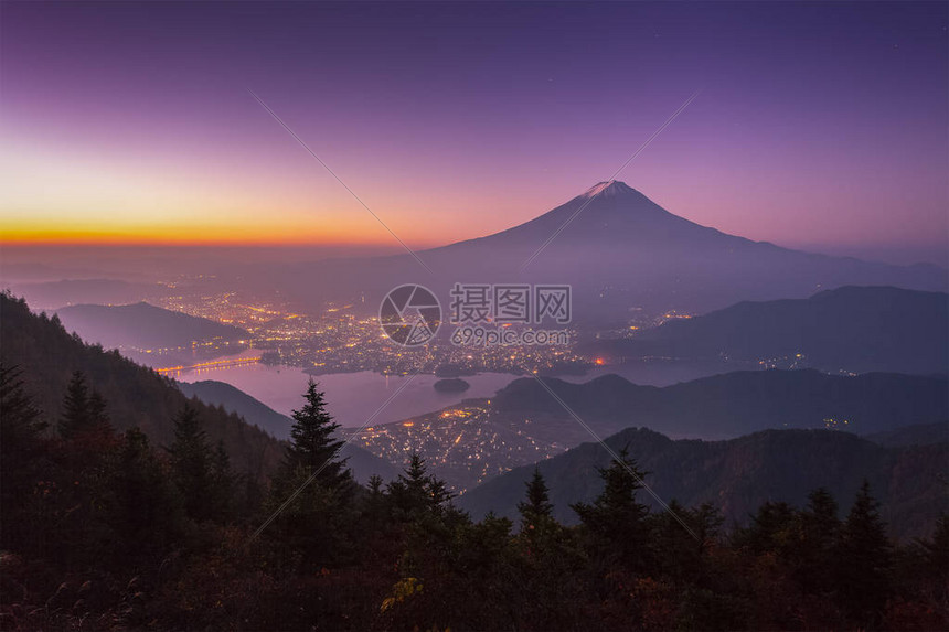 秋天清晨在Shando洞视点看到M高清图片下载-正版图片505785446-摄图网