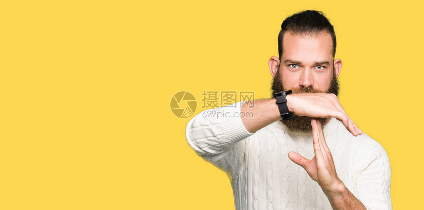 穿着冬季毛衣的年轻时装男子高清图片下载 正版图片505796472 摄图网