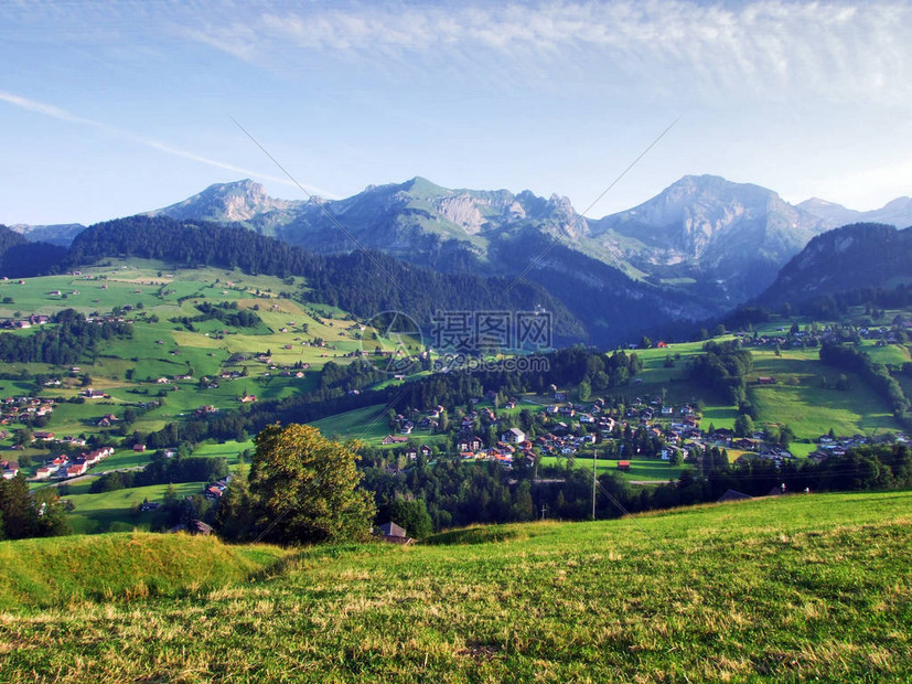 瑞士圣加仑州Thur河谷的Unterwas高清图片下载-正版图片505815282-摄图网