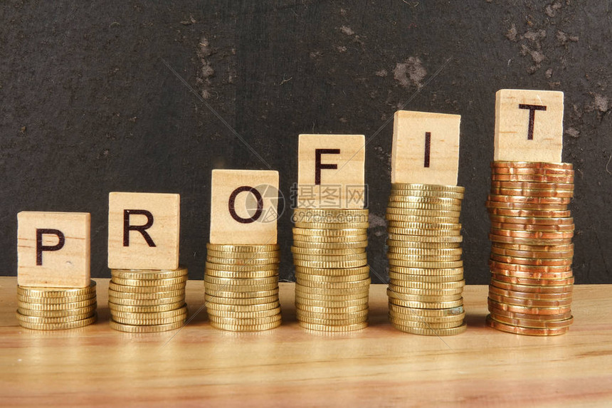 在木板上写着PROFIT的字词高清图片下载-正版图片505815321-摄图网