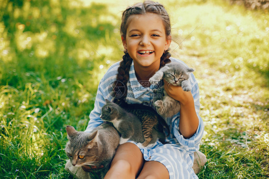 漂亮可爱的女孩高清图片下载-正版图片505882779-摄图网