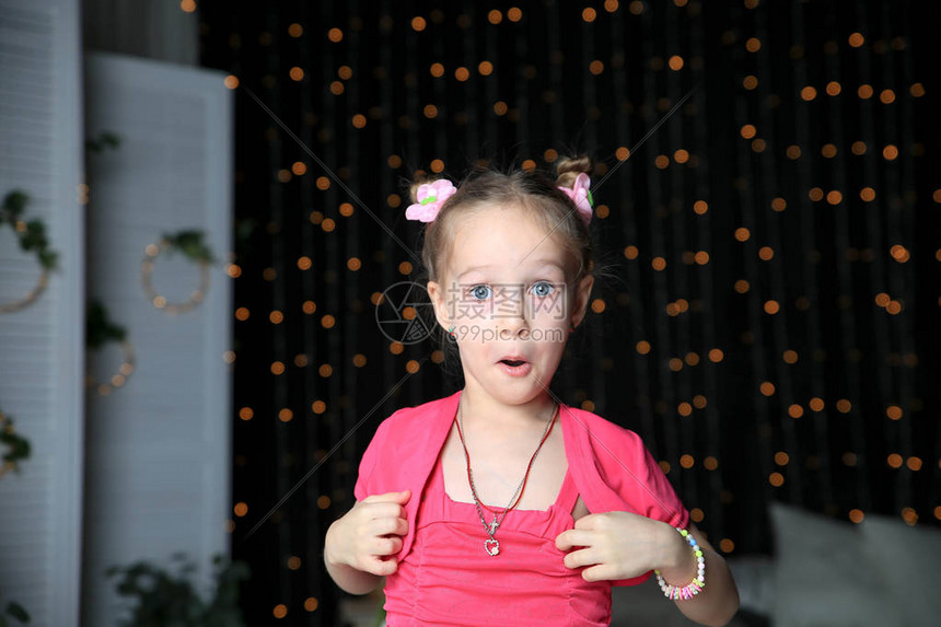 美丽的可爱女孩高清图片下载-正版图片505929743-摄图网