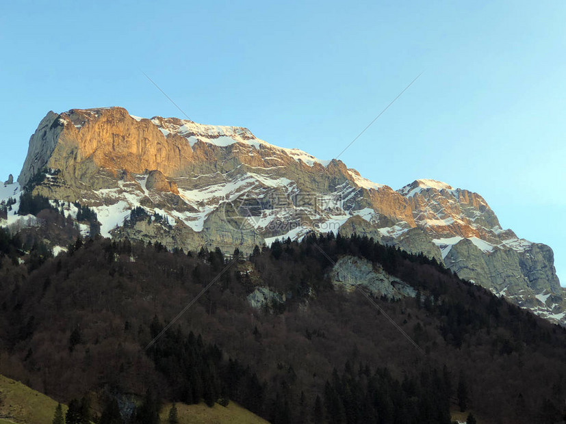 Alpstein山脉和Appenzellerland地区的阿尔卑斯山峰沙弗伯格AppenzellInnerrhoden州高清图片下载-正版图片 ...