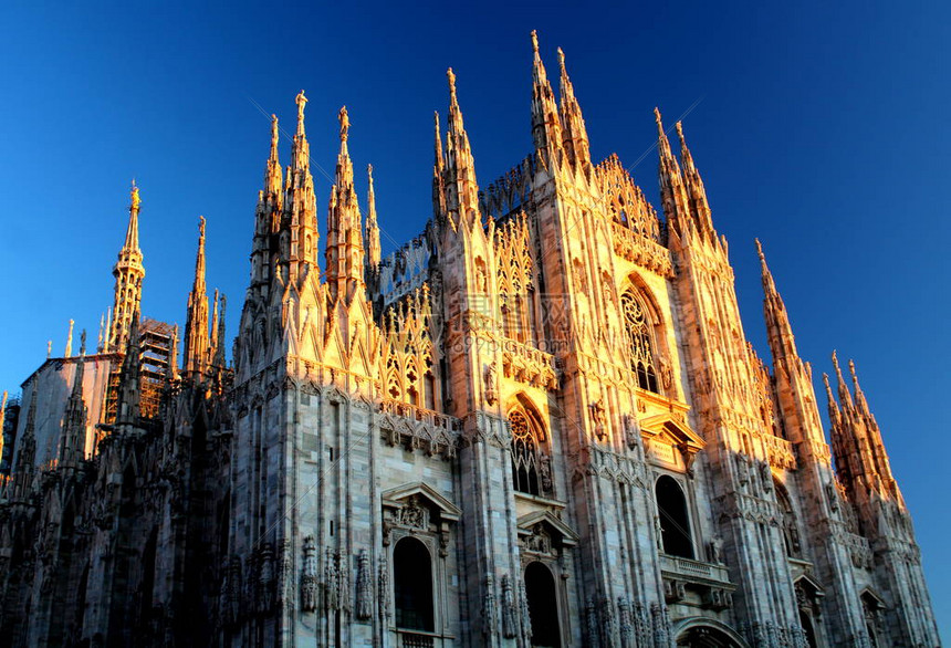 意大利米兰大教堂的高清图片下载-正版图片506087244-摄图网