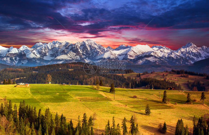 波兰山Tatry的风景高清图片下载-正版图片506178609-摄图网