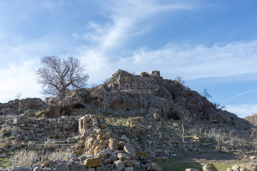 古代Degle是中部省KaramanKarada各地点的一个村庄高清图片下载-正版图片506205025-摄图网