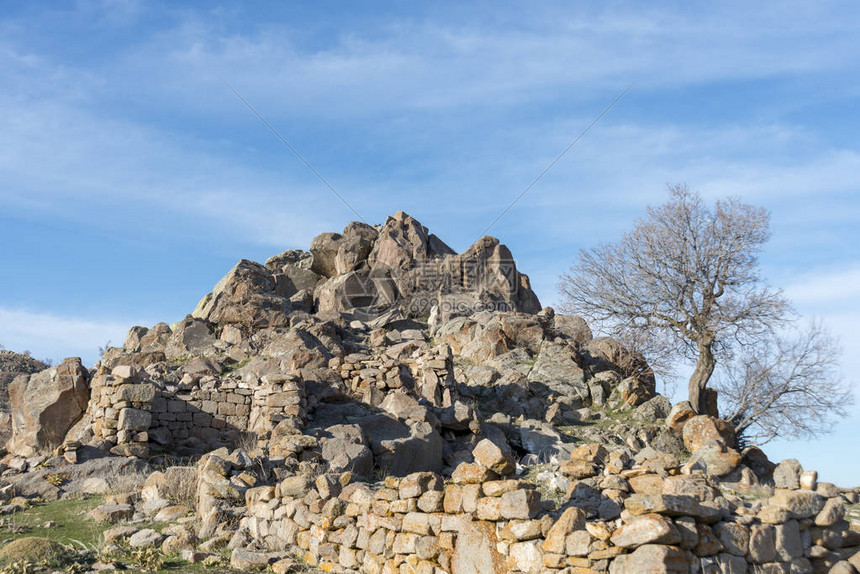 古代Degle是中部省KaramanKarada各地点的一个村庄高清图片下载-正版图片506205026-摄图网