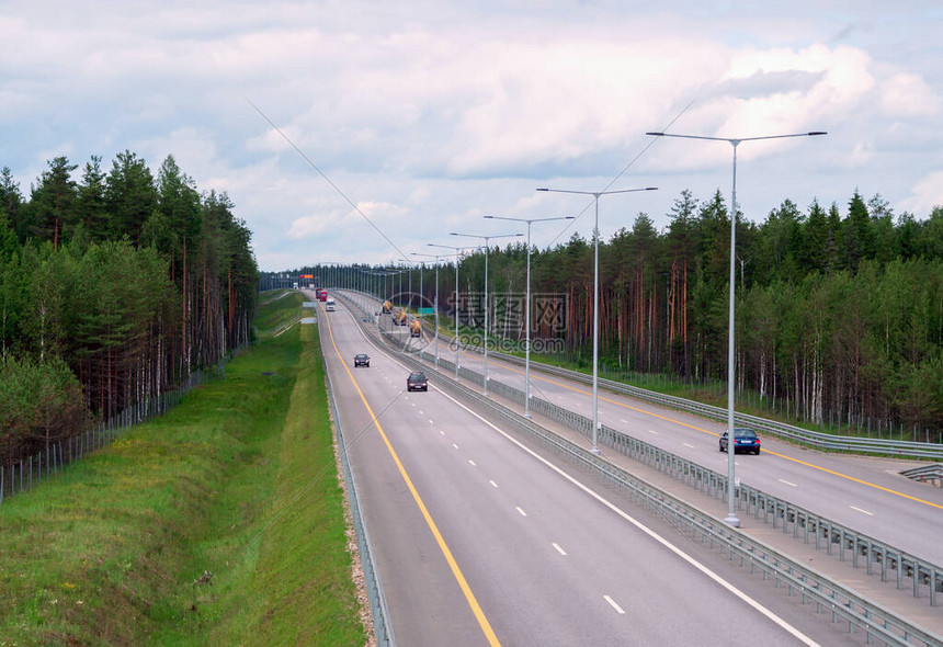 M1111高速公路段向圣彼得高清图片下载-正版图片506272094-摄图网