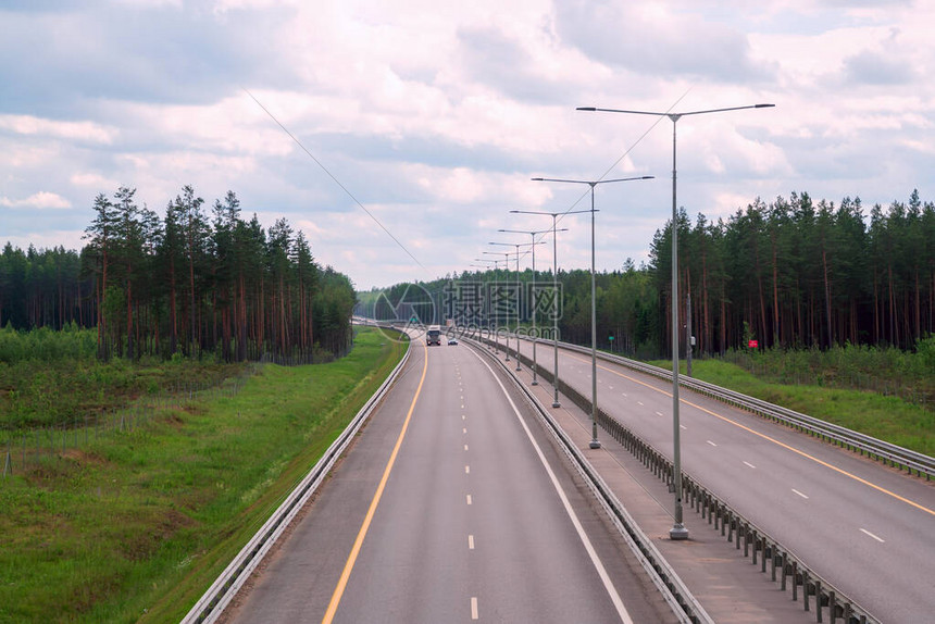 M1111高速公路段向圣彼得高清图片下载-正版图片506272100-摄图网