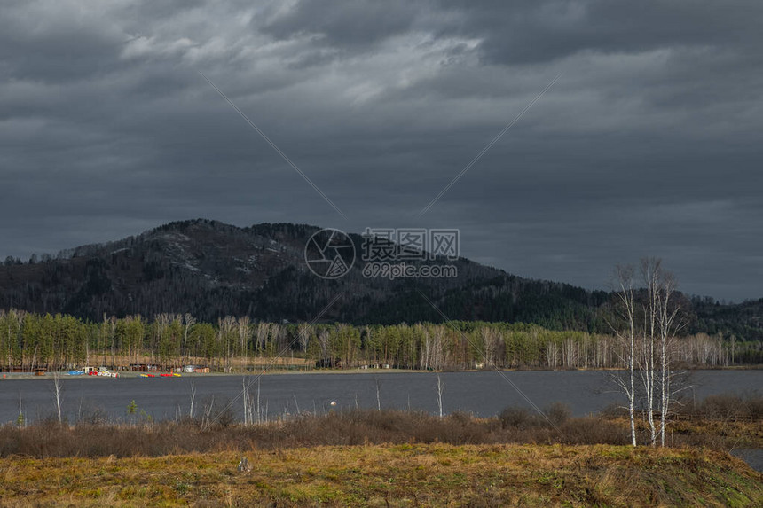 Manzherok湖附近的Katun河高清图片下载-正版图片506281949-摄图网