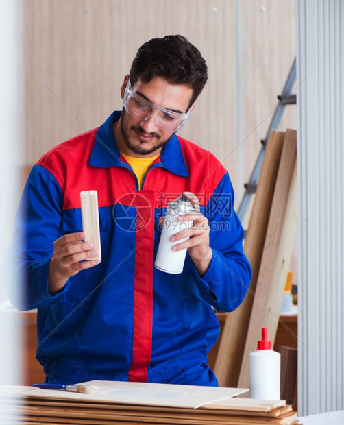 做油漆涂的木匠叫Yyoo高清图片下载-正版图片506401425-摄图网
