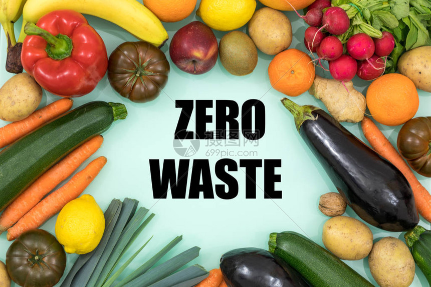中心的新鲜蔬菜和水果中有一个大型的ZEROWASTE高清图片下载-正版图片506418554-摄图网