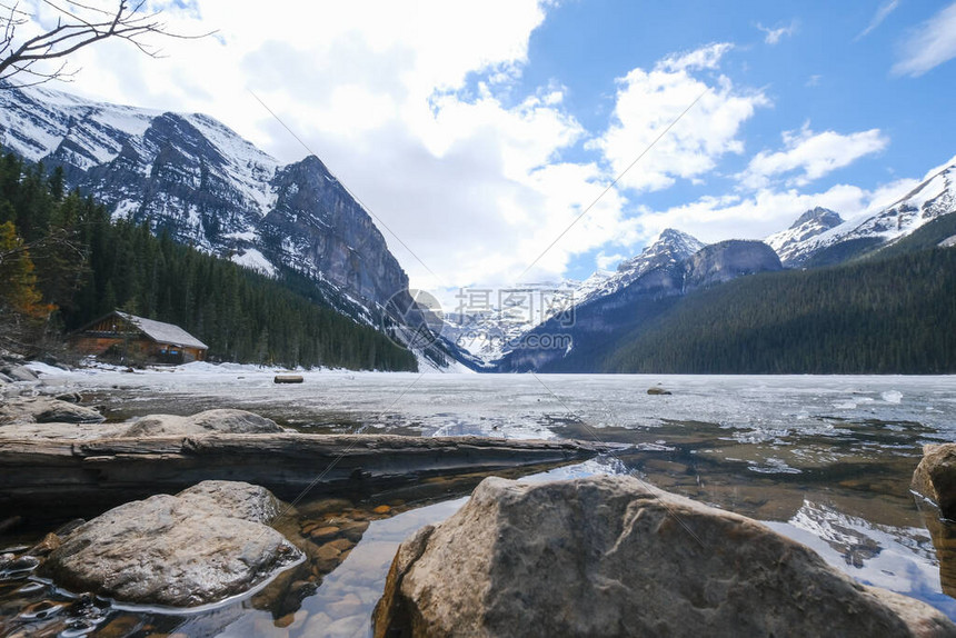 艾伯塔加拿大LouiseBanff湖公园Fairview山高清图片下载-正版图片506433084-摄图网