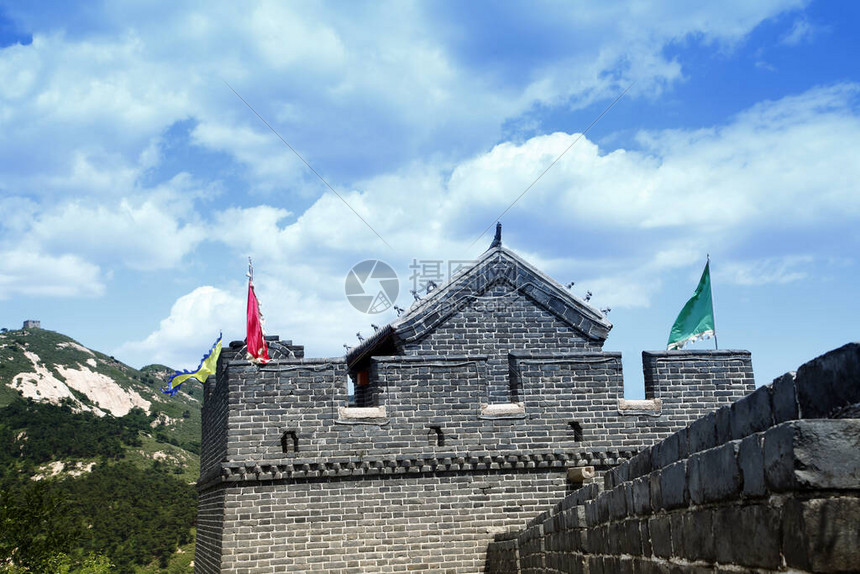 万里长城蓝天白云下高清图片下载-正版图片506484192-摄图网