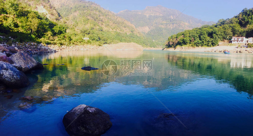 印度Rishikesh清澈的甘高清图片下载-正版图片506511062-摄图网