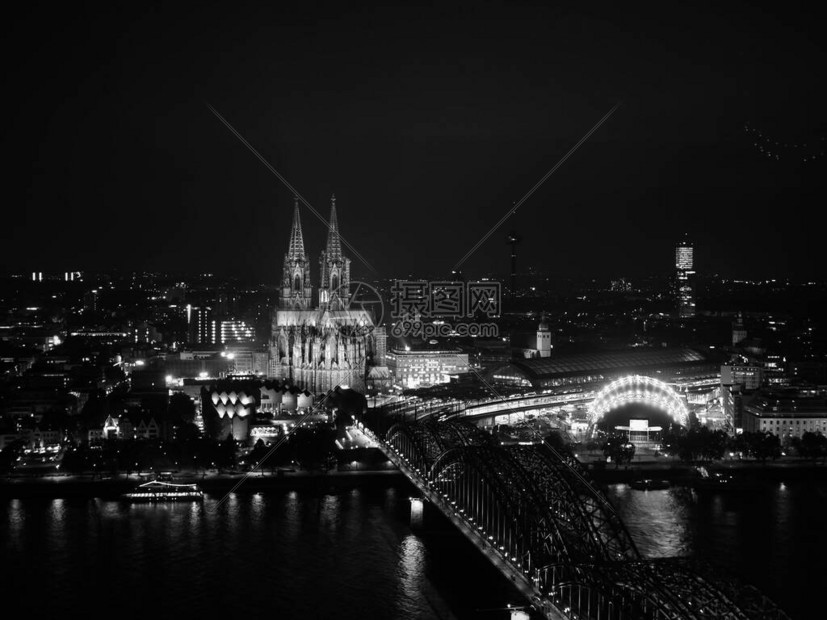 夜空中巡视KoelnerDomSanktPetrus指圣彼得大教堂哥特和Hohenzollerernbruecke指Hohenz高清图片下载 ...