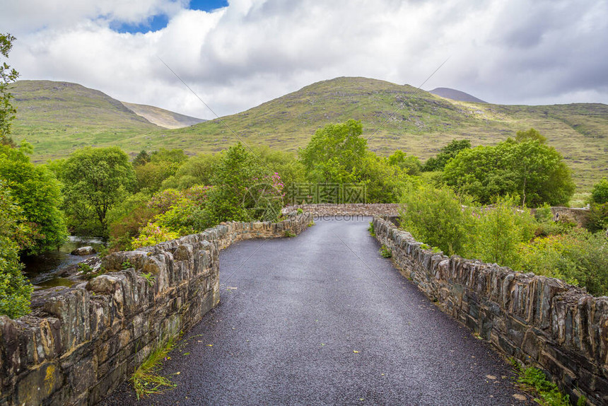 爱尔兰凯里郡山区的黑谷高清图片下载-正版图片506589524-摄图网