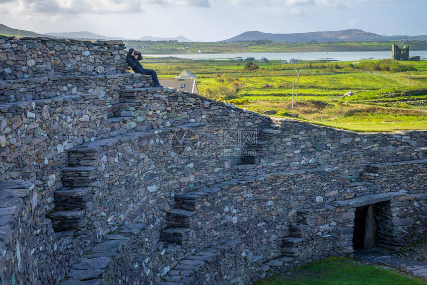Cahersiveen附近古老的Caherg高清图片下载-正版图片506589544-摄图网