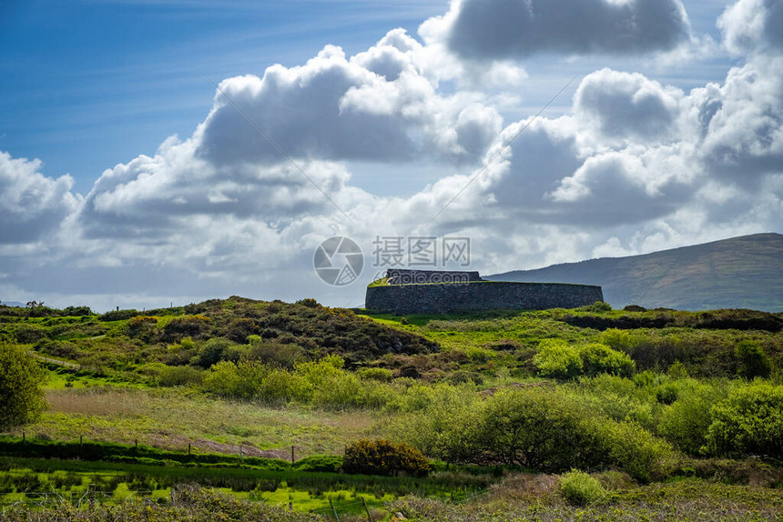 Cahersiveen附近古老的Caherg高清图片下载-正版图片506589552-摄图网