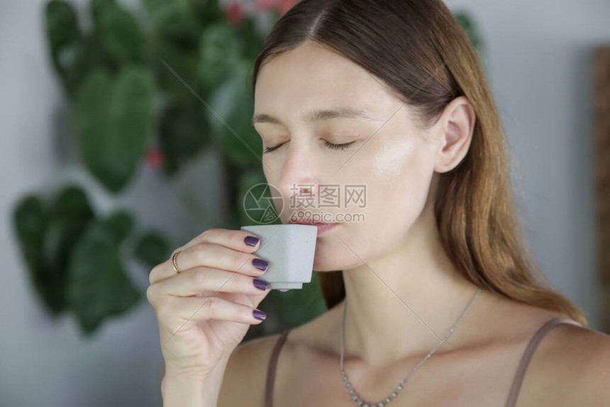 茶道体验传统茶道上的精致热茶参加传统茶道高清图片下载-正版图片506600018-摄图网