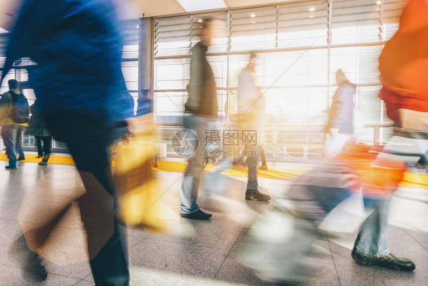 伦敦街上的人群高清图片下载-正版图片506608186-摄图网