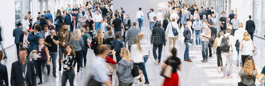 步行街上的人群高清图片下载-正版图片506609502-摄图网