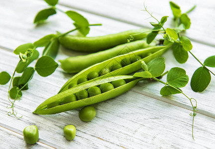 孤立在白色背景上的豌豆高清图片下载-正版图片506256150-摄图网