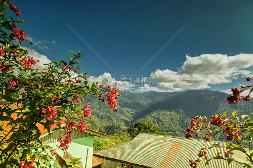 从锡金的Okhrey村可以看到伟大的喜马拉雅山高清图片下载-正版图片506734580-摄图网