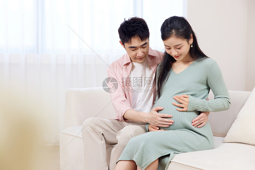 怀孕的恩爱夫妻高清图片下载-正版图片506949001-摄图网