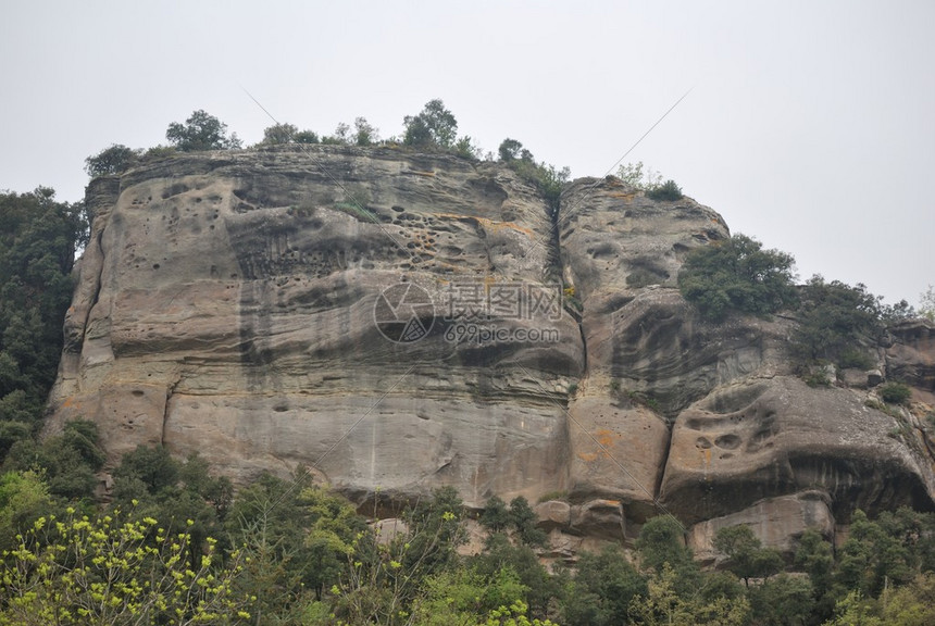 巨大的石头山Rupit高清图片下载-正版图片507051940-摄图网