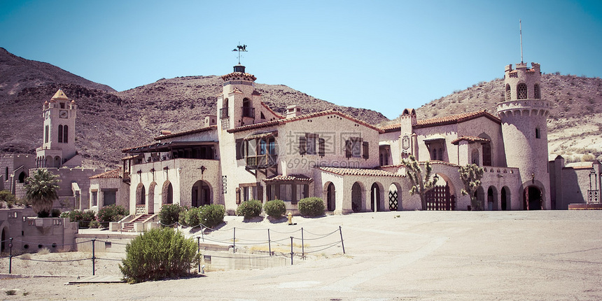 Scotty的城堡是西班牙殖民复兴式的别墅位于加州高清图片下载-正版图片507070269-摄图网